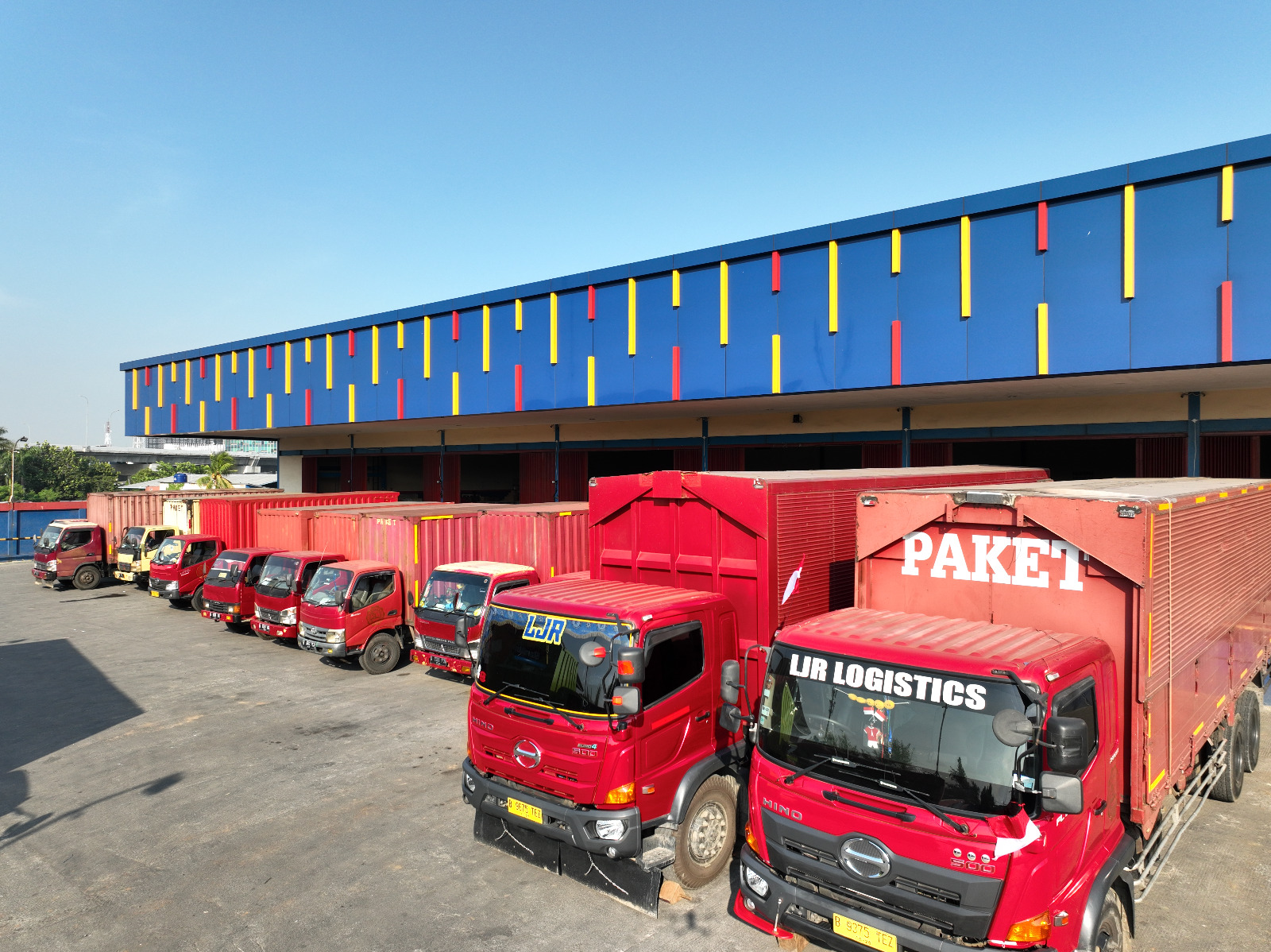 Setelah Mempertimbangkan Berbagai Jasa Pengiriman, Akhirnya Saya Memilih LJR Logistics